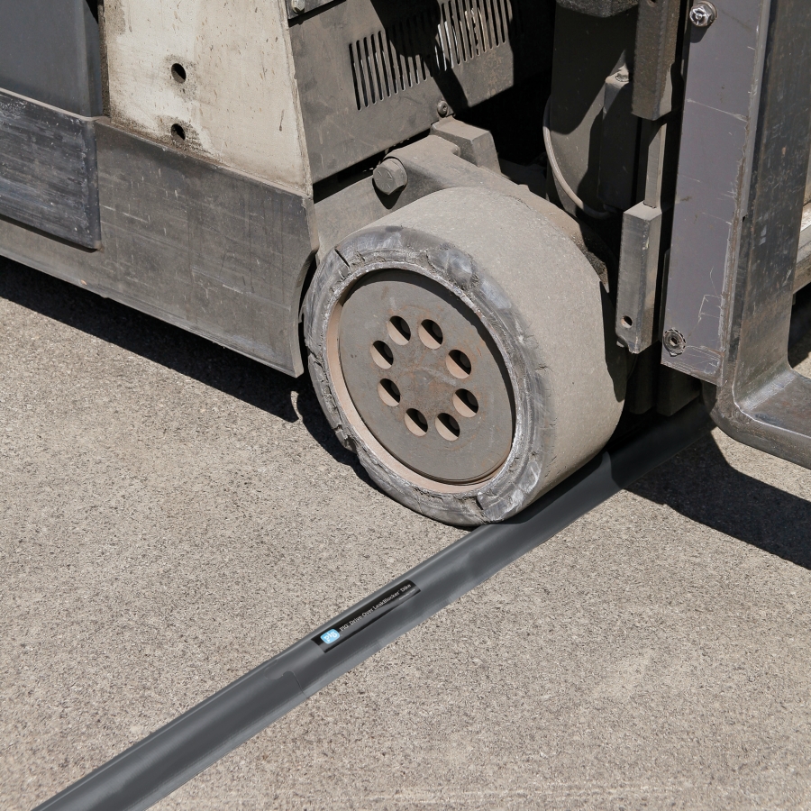 Flexible Drive-Over Spill Berm for Long-Term Outdoor Use - PLR950 - New Pig