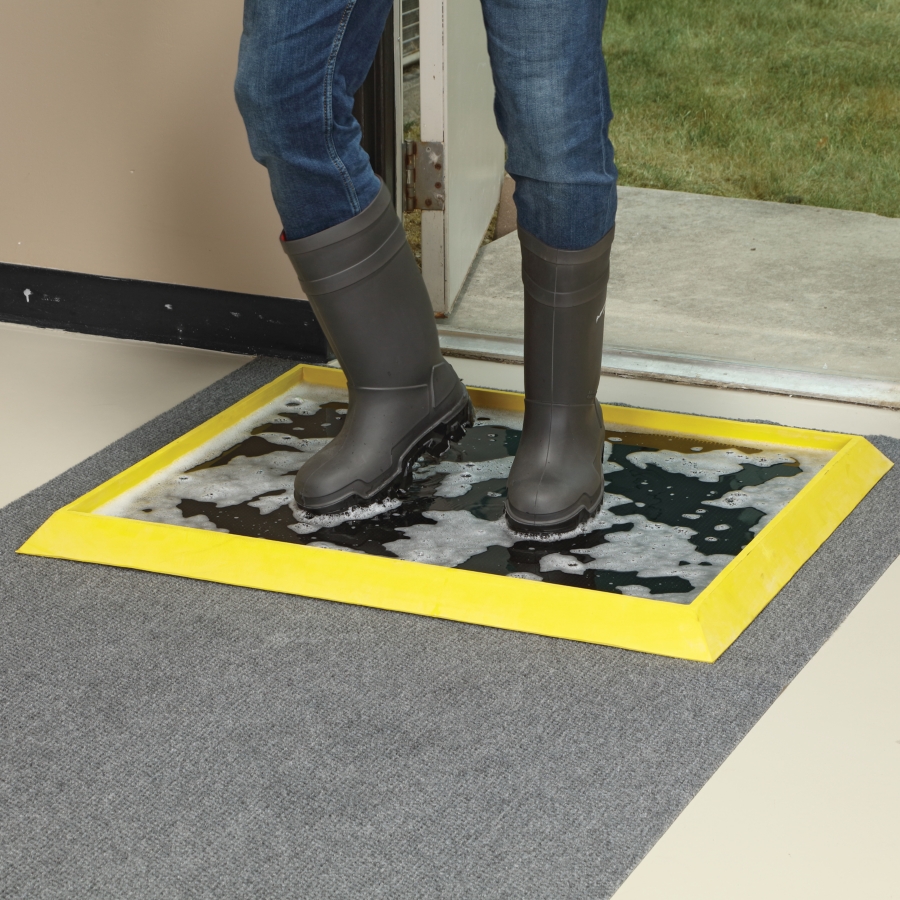 Boot Bath: Disinfectant for Shoes & Boots - New Pig